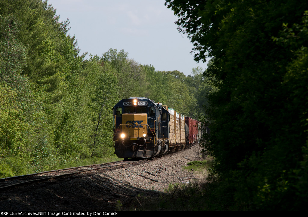 CSXT 6246 Leads L004 at Berlin